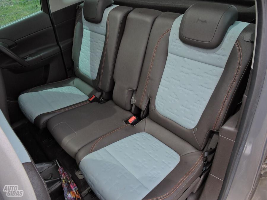 Grey Opel Meriva 2010 in Marijampole, with an engine capacity of 1.40 L and mileage of 203 thousand km for 2950 €, photo 9 on AUTOMOTO.COM.LV