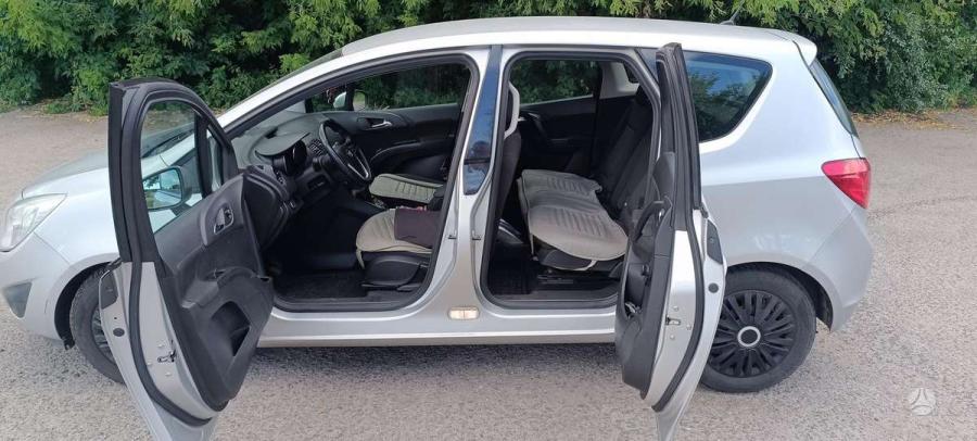 Grey Opel Meriva 2010 in Panevezys, with an engine capacity of 1.25 L and mileage of 250 thousand km for 2500 €, photo 9 on AUTOMOTO.COM.LV