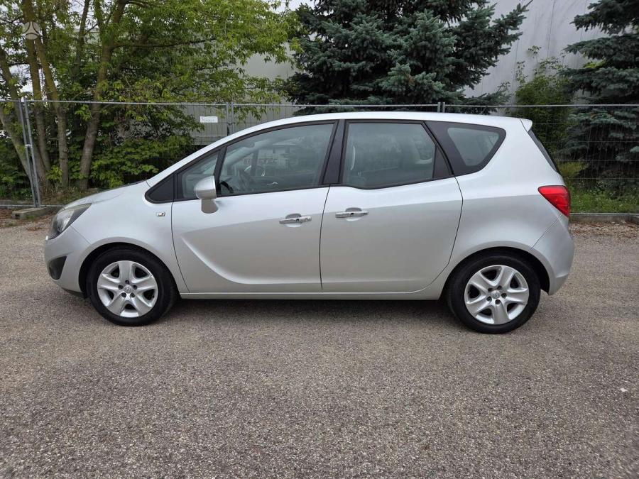 Grey Opel Meriva 2010 in Marijampole, with an engine capacity of 1.36 L and mileage of 176 thousand km for 2750 €, photo 6 on AUTOMOTO.COM.LV