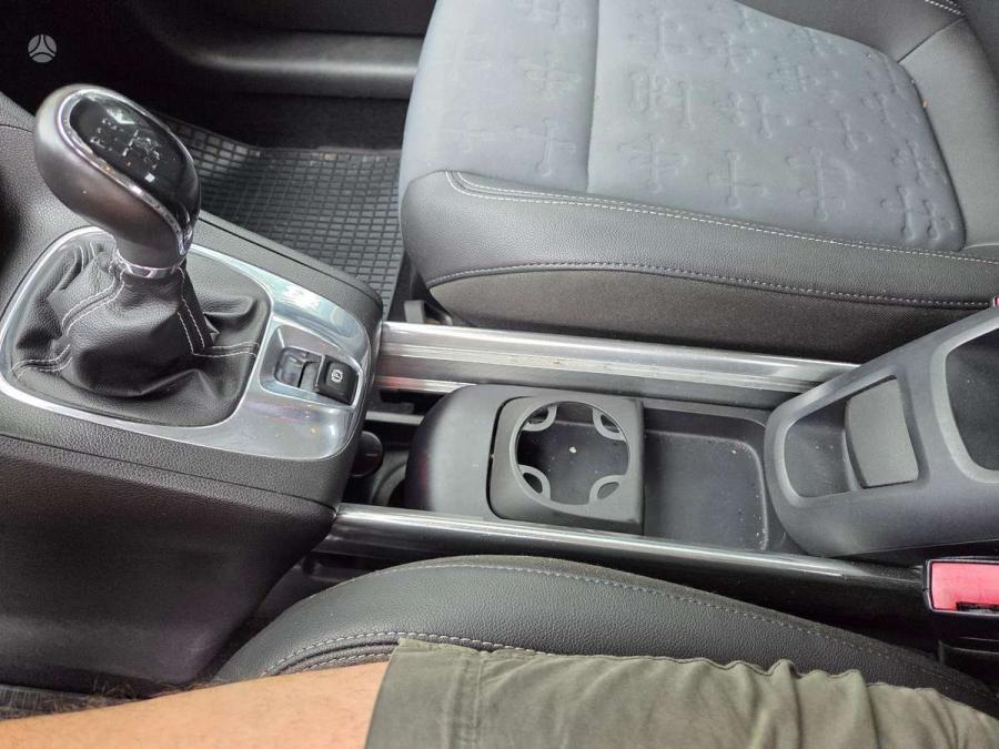Grey Opel Meriva 2010 in Marijampole, with an engine capacity of 1.36 L and mileage of 176 thousand km for 2750 €, photo 18 on AUTOMOTO.COM.LV