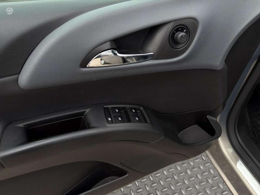 Pelēks Opel Meriva 2010 Kauņa, ar dzinēja tilpumu 1.40 L un nobraukumu 256 tūkst. km par 3799 €, foto 14 vietnē AUTOMOTO.COM.LV