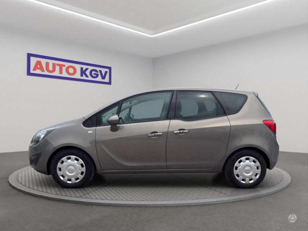 Opel Meriva 2010 in Kaunas on AUTOMOTO.COM.LV Grey Opel Meriva 2010 in Kaunas, with an engine capacity of 1.40 L and mileage of 256 thousand km for 3799 €, photo 3 on AUTOMOTO.COM.LV