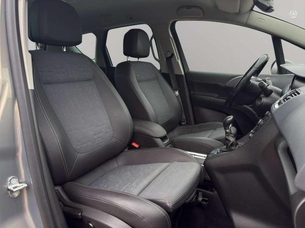 Opel Meriva 2010 in Kaunas on AUTOMOTO.COM.LV Grey Opel Meriva 2010 in Kaunas, with an engine capacity of 1.40 L and mileage of 256 thousand km for 3799 €, photo 9 on AUTOMOTO.COM.LV