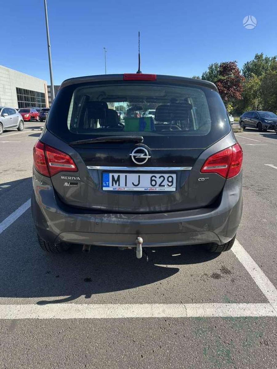 Grey Opel Meriva 2010 in Siauliai, with an engine capacity of 1.69 L and mileage of 331 thousand km for 2350 €, photo 7 on AUTOMOTO.COM.LV