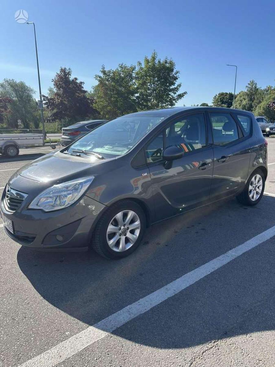 Grey Opel Meriva 2010 in Siauliai, with an engine capacity of 1.69 L and mileage of 331 thousand km for 2350 €, photo 8 on AUTOMOTO.COM.LV