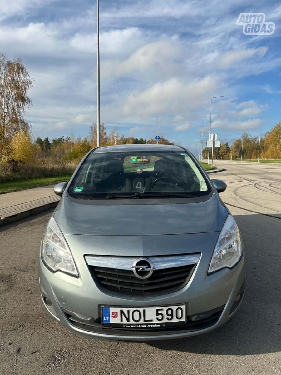 Grey Opel Meriva 2010 in Siauliai, with an engine capacity of 1.40 L and mileage of 269 thousand km for 2000 €, photo 3 on AUTOMOTO.COM.LV