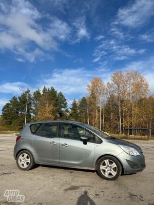 Grey Opel Meriva 2010 in Siauliai, with an engine capacity of 1.40 L and mileage of 269 thousand km for 2000 €, photo 6 on AUTOMOTO.COM.LV