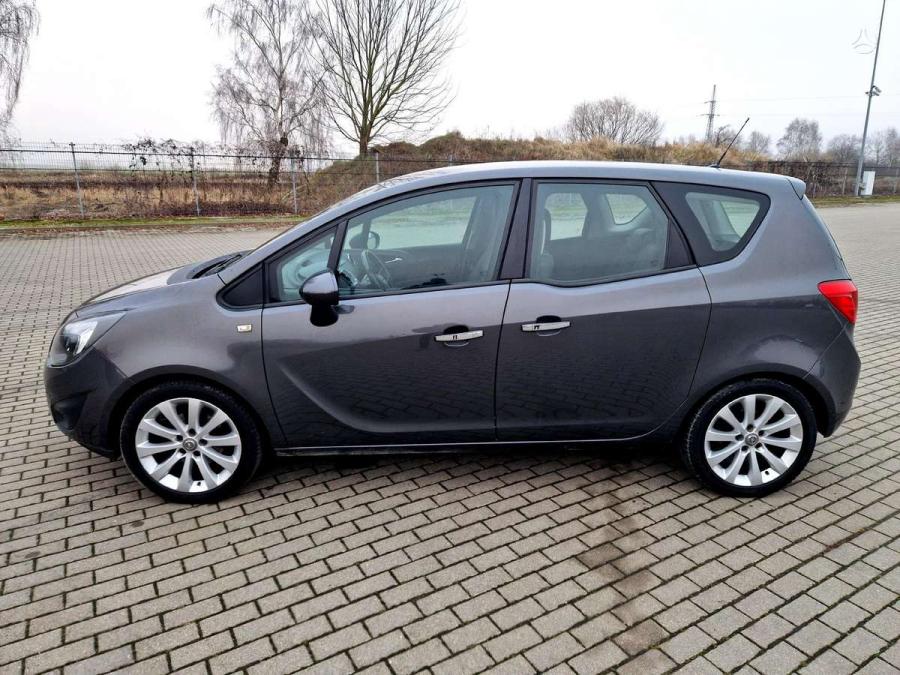 Grey Opel Meriva 2011 in Marijampole, with an engine capacity of 1.36 L and mileage of 111 thousand km for 3650 €, photo 1 on AUTOMOTO.COM.LV