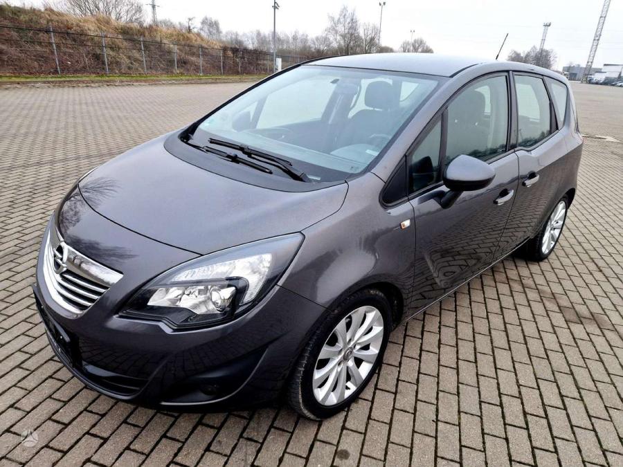 Grey Opel Meriva 2011 in Marijampole, with an engine capacity of 1.36 L and mileage of 111 thousand km for 3650 €, photo 2 on AUTOMOTO.COM.LV