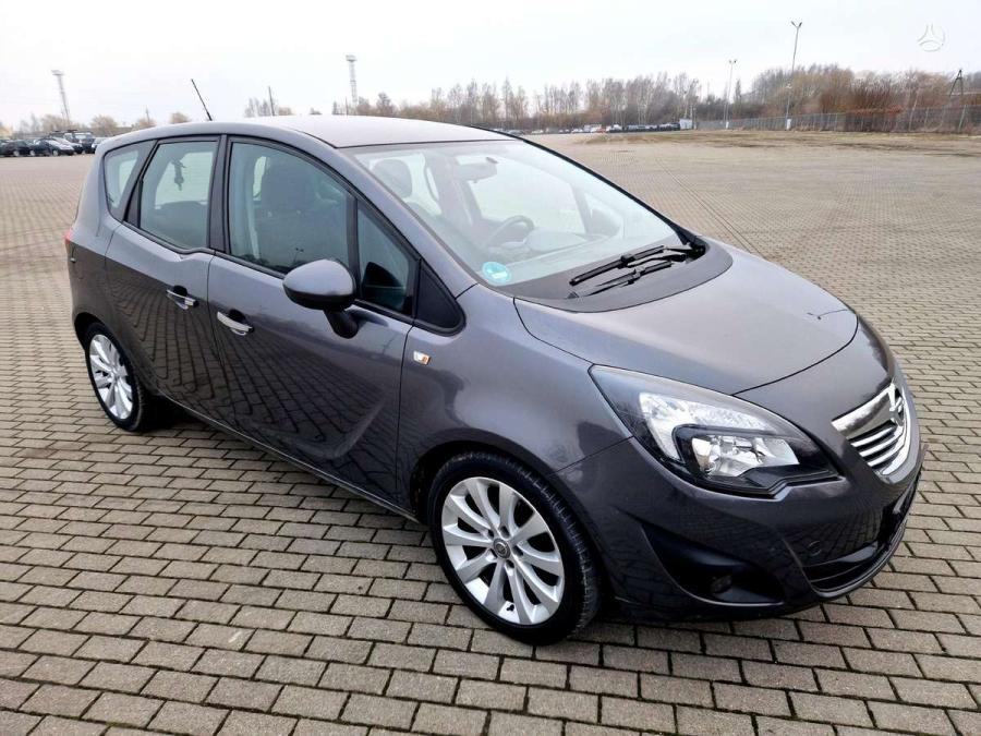 Grey Opel Meriva 2011 in Marijampole, with an engine capacity of 1.36 L and mileage of 111 thousand km for 3650 €, photo 4 on AUTOMOTO.COM.LV