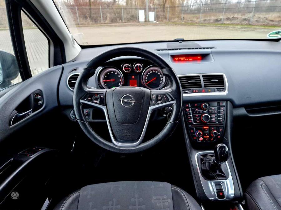 Grey Opel Meriva 2011 in Marijampole, with an engine capacity of 1.36 L and mileage of 111 thousand km for 3650 €, photo 11 on AUTOMOTO.COM.LV