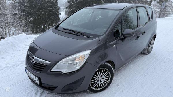 Grey Opel Meriva 2011 in Vilnius, with an engine capacity of 1.70 L and mileage of 218 thousand km for 2850 €, photo 1 on AUTOMOTO.COM.LV