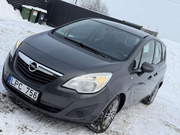 Grey Opel Meriva 2011 in Vilnius, with an engine capacity of 1.69 L and mileage of 218 thousand km for 2850 €, photo 3 on AUTOMOTO.COM.LV
