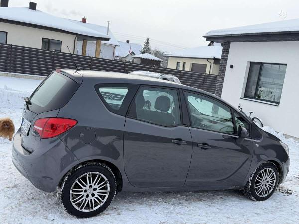 Grey Opel Meriva 2011 in Vilnius, with an engine capacity of 1.69 L and mileage of 218 thousand km for 2850 €, photo 5 on AUTOMOTO.COM.LV