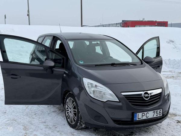 Grey Opel Meriva 2011 in Vilnius, with an engine capacity of 1.69 L and mileage of 218 thousand km for 2850 €, photo 9 on AUTOMOTO.COM.LV