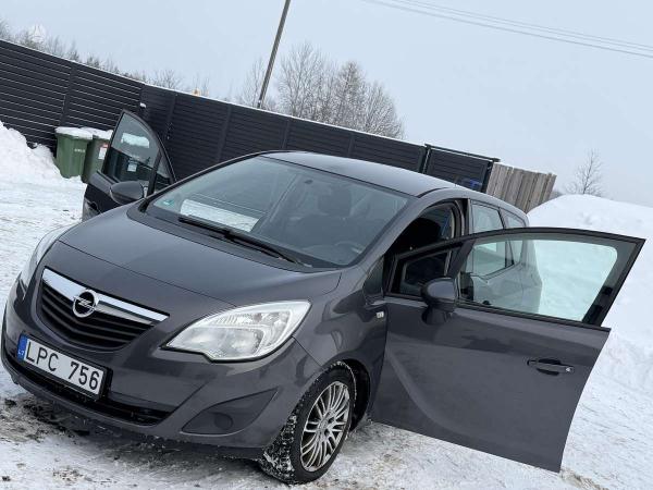 Grey Opel Meriva 2011 in Vilnius, with an engine capacity of 1.69 L and mileage of 218 thousand km for 2850 €, photo 10 on AUTOMOTO.COM.LV