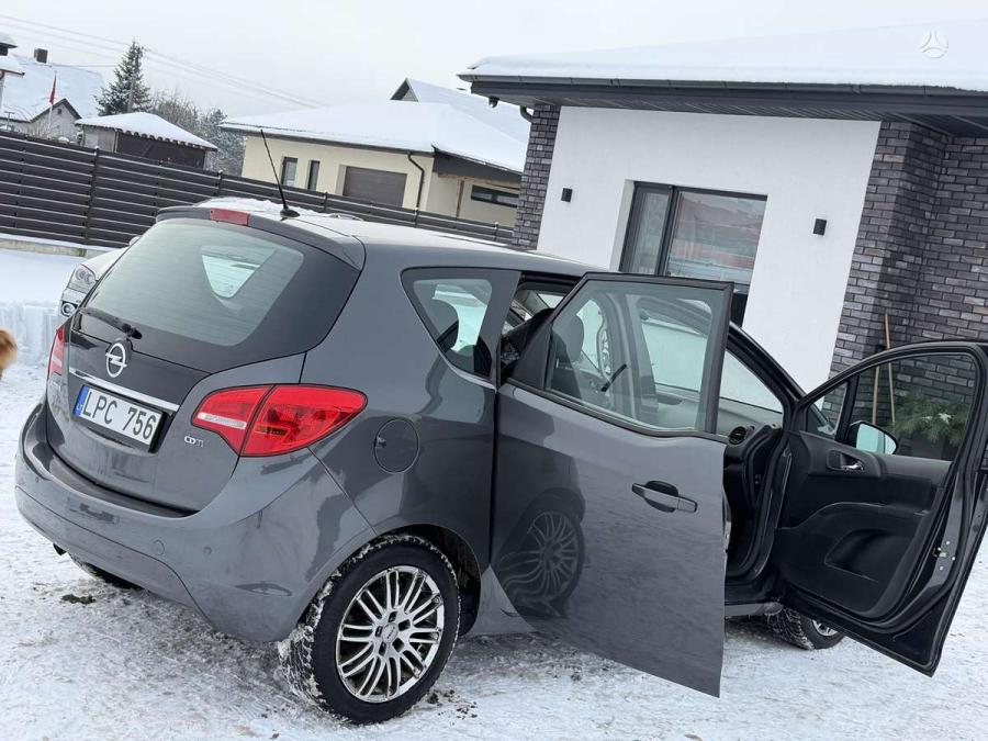 Grey Opel Meriva 2011 in Vilnius, with an engine capacity of 1.69 L and mileage of 218 thousand km for 2850 €, photo 11 on AUTOMOTO.COM.LV