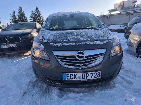 Grey Opel Meriva 2011 in Taurage, with an engine capacity of 1.69 L and mileage of 168 thousand km for 4650 €, photo 2 on AUTOMOTO.COM.LV