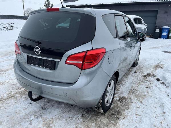 Grey Opel Meriva 2011 in Marijampole, with an engine capacity of 1.40 L and mileage of 109 thousand km for 4300 €, photo 4 on AUTOMOTO.COM.LV