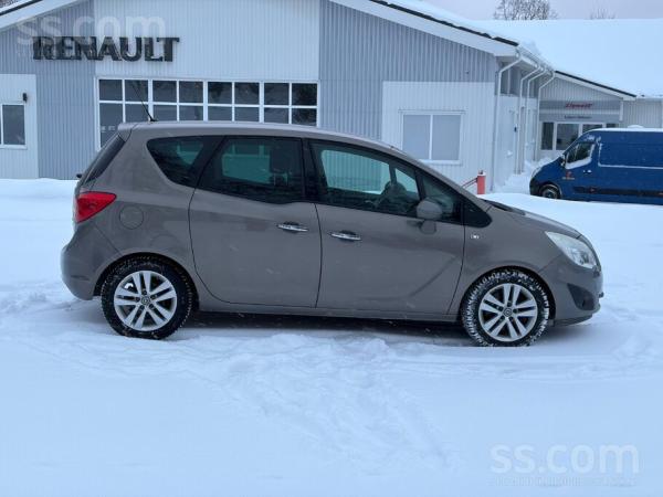Grey Opel Meriva 2011 in Ogre, with an engine capacity of 1.70 L and mileage of 326 thousand km for 2650 €, photo 4 on AUTOMOTO.COM.LV
