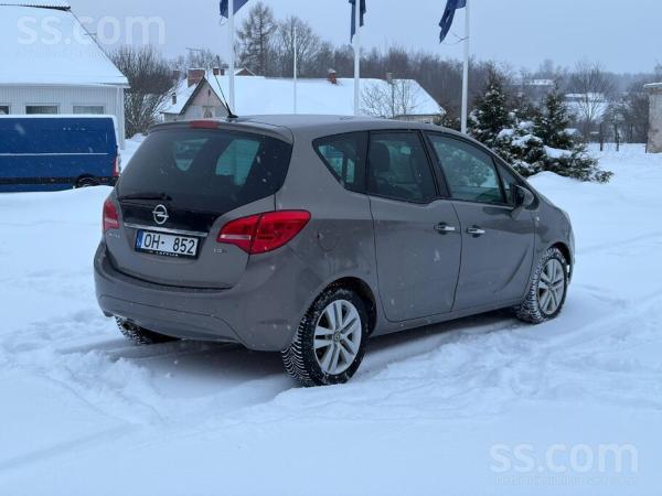 Grey Opel Meriva 2011 in Ogre, with an engine capacity of 1.70 L and mileage of 326 thousand km for 2650 €, photo 5 on AUTOMOTO.COM.LV