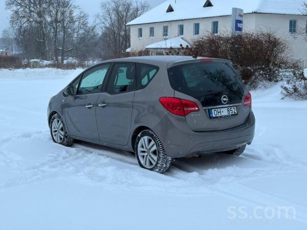 Grey Opel Meriva 2011 in Ogre, with an engine capacity of 1.70 L and mileage of 326 thousand km for 2650 €, photo 6 on AUTOMOTO.COM.LV