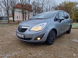 Grey Opel Meriva 2011 in Mazeikiai, with an engine capacity of 1.40 L and mileage of 176 thousand km for 3400 €, photo  on AUTOMOTO.COM.LV