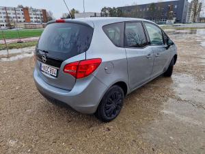 Grey Opel Meriva 2011 in Mazeikiai, with an engine capacity of 1.40 L and mileage of 176 thousand km for 3400 €, photo 3 on AUTOMOTO.COM.LV