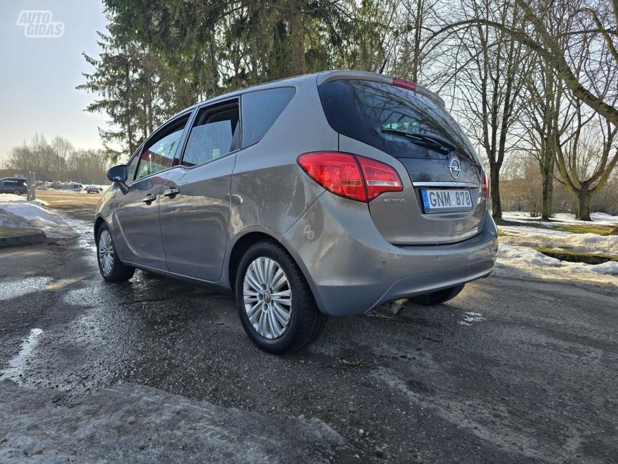 Grey Opel Meriva 2011 in Radviliskis, with an engine capacity of 1.70 L and mileage of 137 thousand km for 2750 €, photo 8 on AUTOMOTO.COM.LV