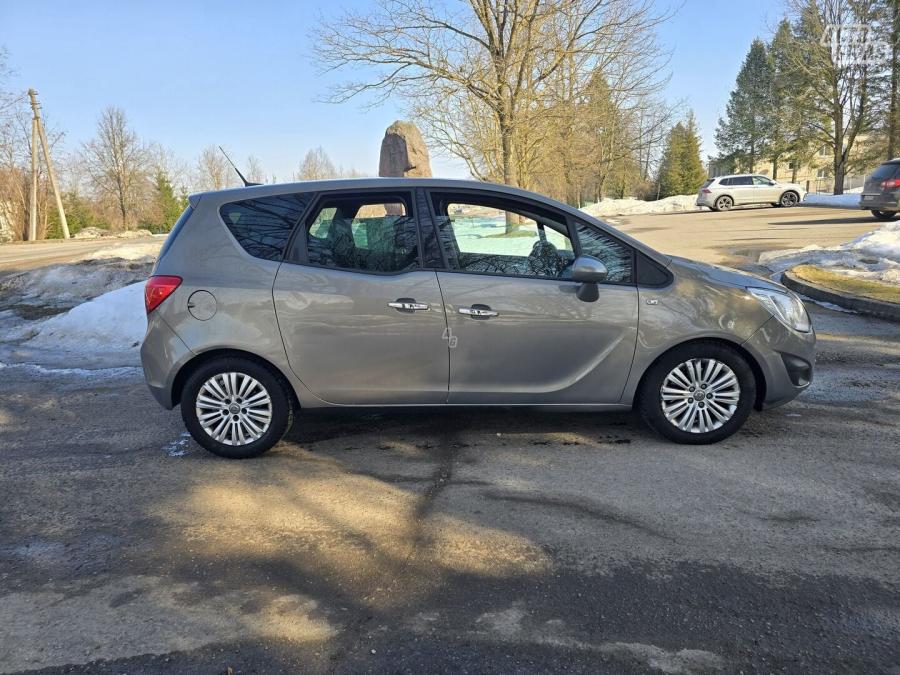 Grey Opel Meriva 2011 in Radviliskis, with an engine capacity of 1.70 L and mileage of 137 thousand km for 2750 €, photo 12 on AUTOMOTO.COM.LV