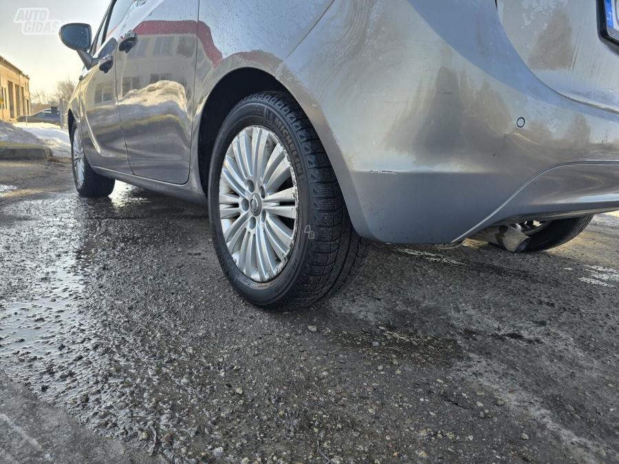 Grey Opel Meriva 2011 in Radviliskis, with an engine capacity of 1.70 L and mileage of 137 thousand km for 2750 €, photo 14 on AUTOMOTO.COM.LV