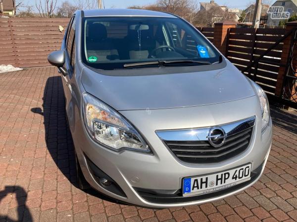 Grey Opel Meriva 2011 in Kretinga, with an engine capacity of 1.40 L and mileage of 134 thousand km for 4099 €, photo 1 on AUTOMOTO.COM.LV