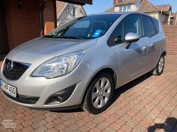 Grey Opel Meriva 2011 in Kretinga, with an engine capacity of 1.40 L and mileage of 134 thousand km for 4099 €, photo 2 on AUTOMOTO.COM.LV