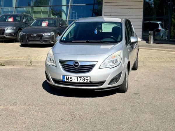 Grey Opel Meriva 2011 in Riga, with an engine capacity of 1.70 L and mileage of 250 thousand km for 3899 €, photo 1 on AUTOMOTO.COM.LV