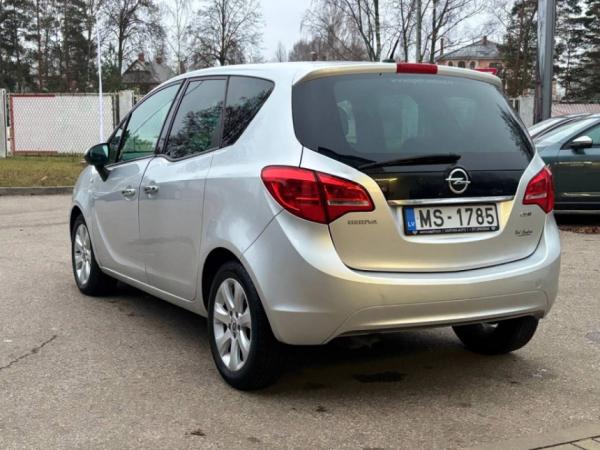 Grey Opel Meriva 2011 in Riga, with an engine capacity of 1.70 L and mileage of 250 thousand km for 3899 €, photo 5 on AUTOMOTO.COM.LV