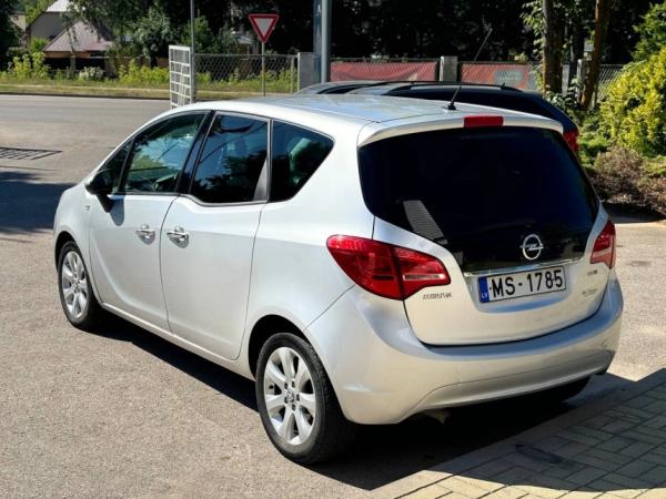 Grey Opel Meriva 2011 in Riga, with an engine capacity of 1.70 L and mileage of 250 thousand km for 3899 €, photo 6 on AUTOMOTO.COM.LV