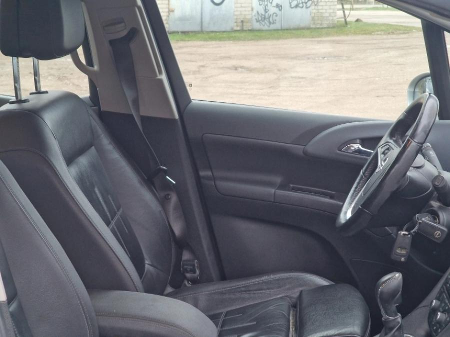 Pelēks Opel Meriva 2011 Rīga, ar dzinēja tilpumu 1.70 L un nobraukumu 302 tūkst. km par 4350 €, foto 21 vietnē AUTOMOTO.COM.LV