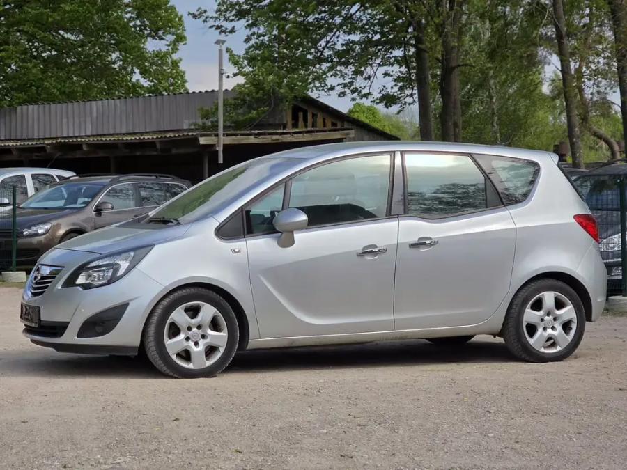 Grey Opel Meriva 2011 in Grobiņa, with an engine capacity of 1.70 L and mileage of 302 thousand km for 3750 €, photo 4 on AUTOMOTO.COM.LV