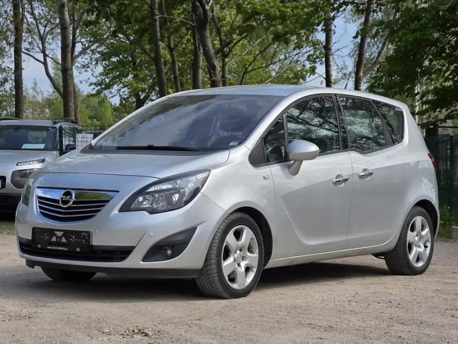 Grey Opel Meriva 2011 in Grobiņa, with an engine capacity of 1.70 L and mileage of 302 thousand km for 3750 €, photo 3 on AUTOMOTO.COM.LV