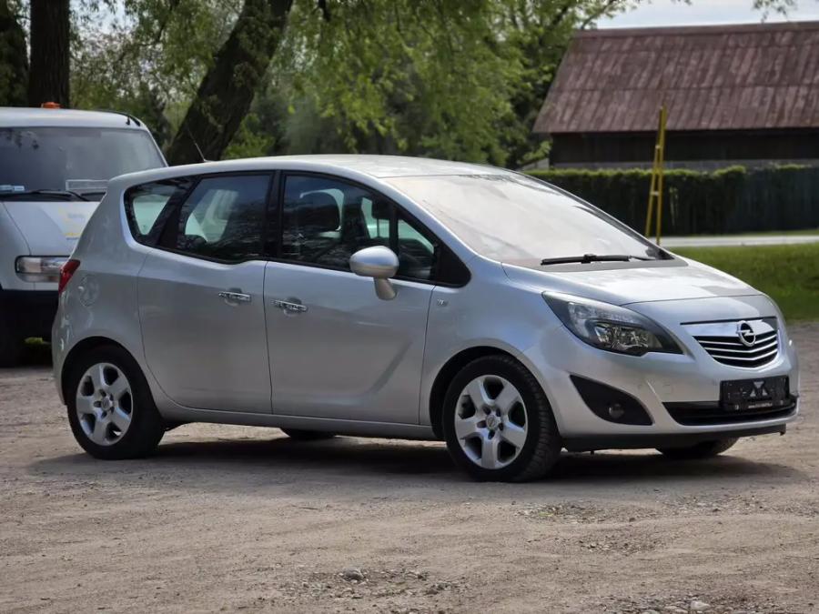 Grey Opel Meriva 2011 in Grobiņa, with an engine capacity of 1.70 L and mileage of 302 thousand km for 3750 €, photo 11 on AUTOMOTO.COM.LV