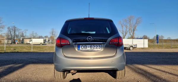 Grey Opel Meriva 2011 in Daugavpils, with an engine capacity of 1.70 L and mileage of 252 thousand km for 4350 €, photo 4 on AUTOMOTO.COM.LV
