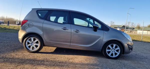 Grey Opel Meriva 2011 in Daugavpils, with an engine capacity of 1.70 L and mileage of 252 thousand km for 4350 €, photo 6 on AUTOMOTO.COM.LV
