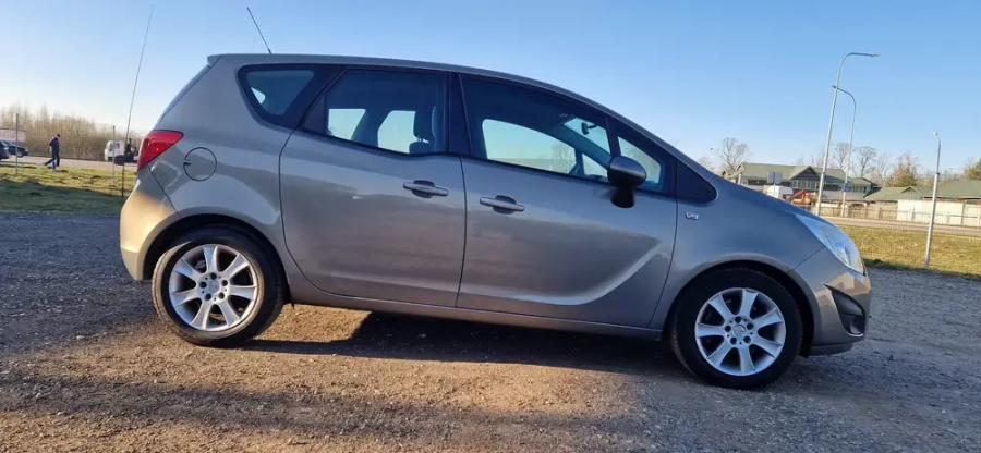 Pelēks Opel Meriva 2011 Daugavpils, ar dzinēja tilpumu 1.70 L un nobraukumu 252 tūkst. km par 4350 €, foto 7 vietnē AUTOMOTO.COM.LV