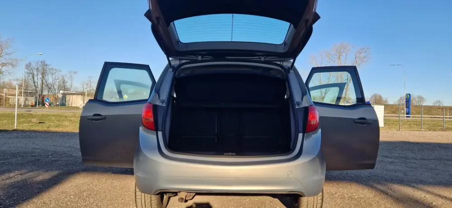 Pelēks Opel Meriva 2011 Daugavpils, ar dzinēja tilpumu 1.70 L un nobraukumu 252 tūkst. km par 4350 €, foto 25 vietnē AUTOMOTO.COM.LV