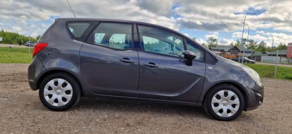 Grey Opel Meriva 2011 in Riga, with an engine capacity of 1.70 L and mileage of 221 thousand km for 4950 €, photo 6 on AUTOMOTO.COM.LV