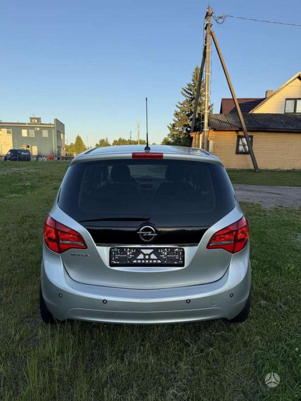 Grey Opel Meriva 2011 in Kaunas, with an engine capacity of 1.36 L and mileage of 284 thousand km for 2995 €, photo 4 on AUTOMOTO.COM.LV
