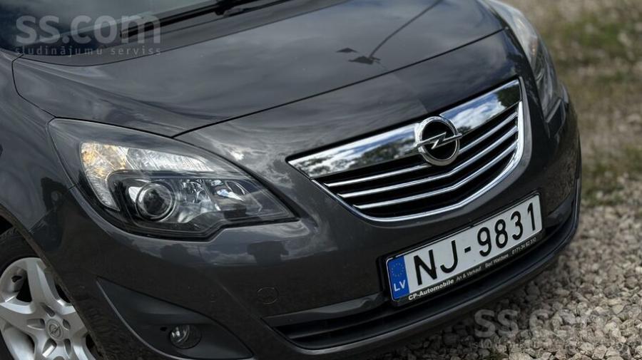 Grey Opel Meriva 2011 in Jelgava, with an engine capacity of 1.70 L and mileage of 202 thousand km for 3890 €, photo 6 on AUTOMOTO.COM.LV