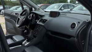 Grey Opel Meriva 2011 in Jelgava, with an engine capacity of 1.70 L and mileage of 202 thousand km for 3890 €, photo 9 on AUTOMOTO.COM.LV