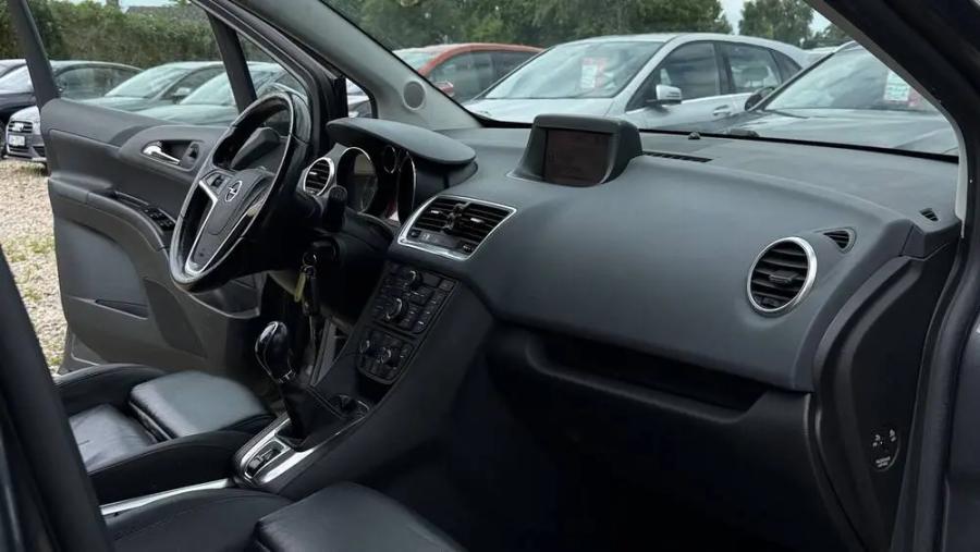 Grey Opel Meriva 2011 in Jelgava, with an engine capacity of 1.70 L and mileage of 202 thousand km for 3890 €, photo 9 on AUTOMOTO.COM.LV