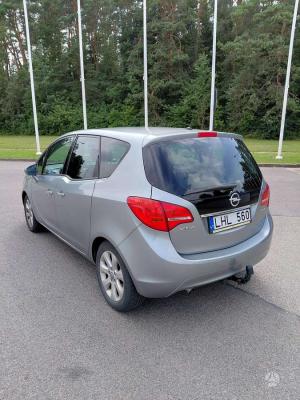 Grey Opel Meriva 2011 in Vilnius, with an engine capacity of 1.40 L and mileage of 235 thousand km for 2200 €, photo 4 on AUTOMOTO.COM.LV